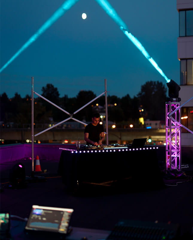 Pleins feux sur notre diplômé - Harshit Grover AKA Mr DJ